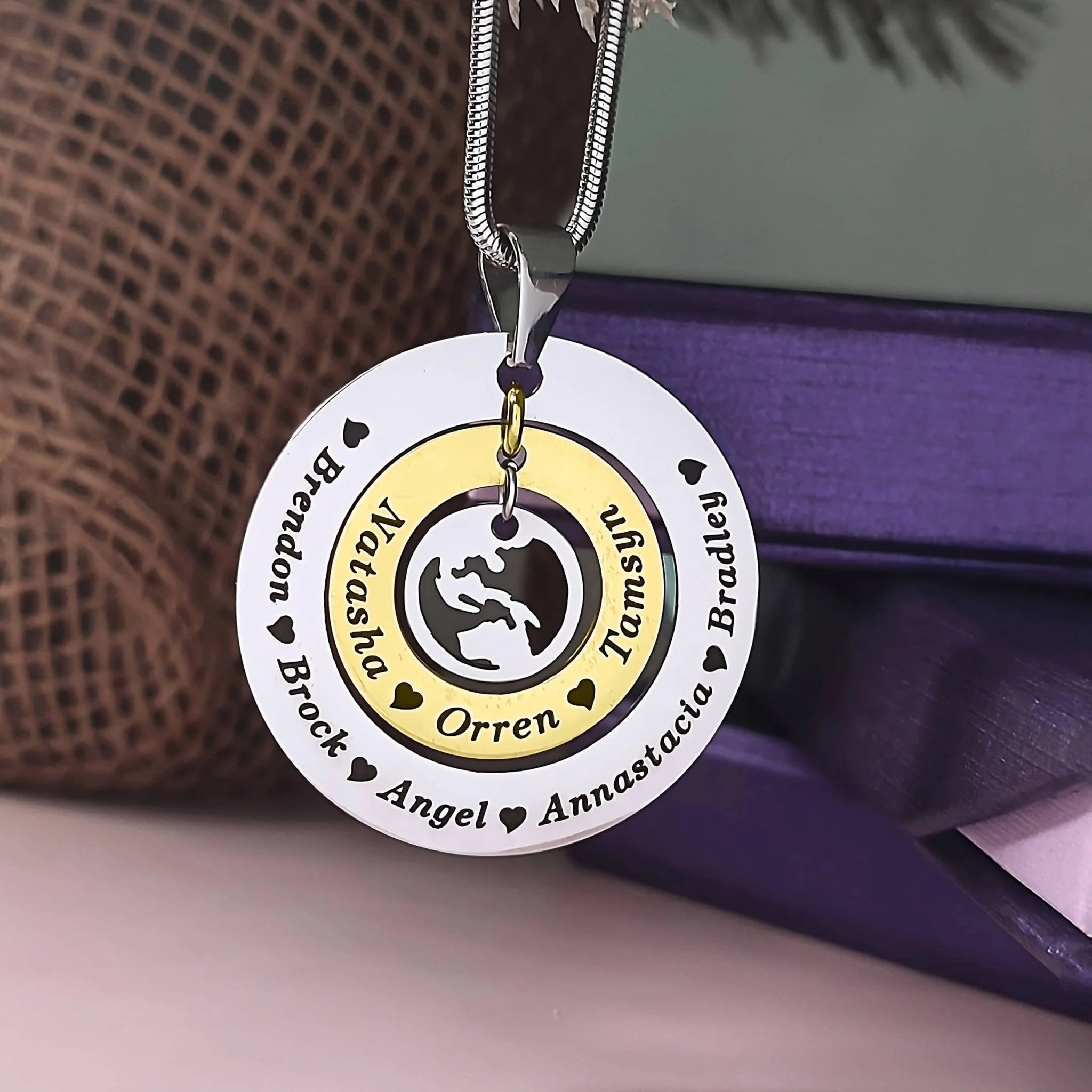 The Impact of Personalized Jewelry in Expressing Emotions – BELLE FEVER